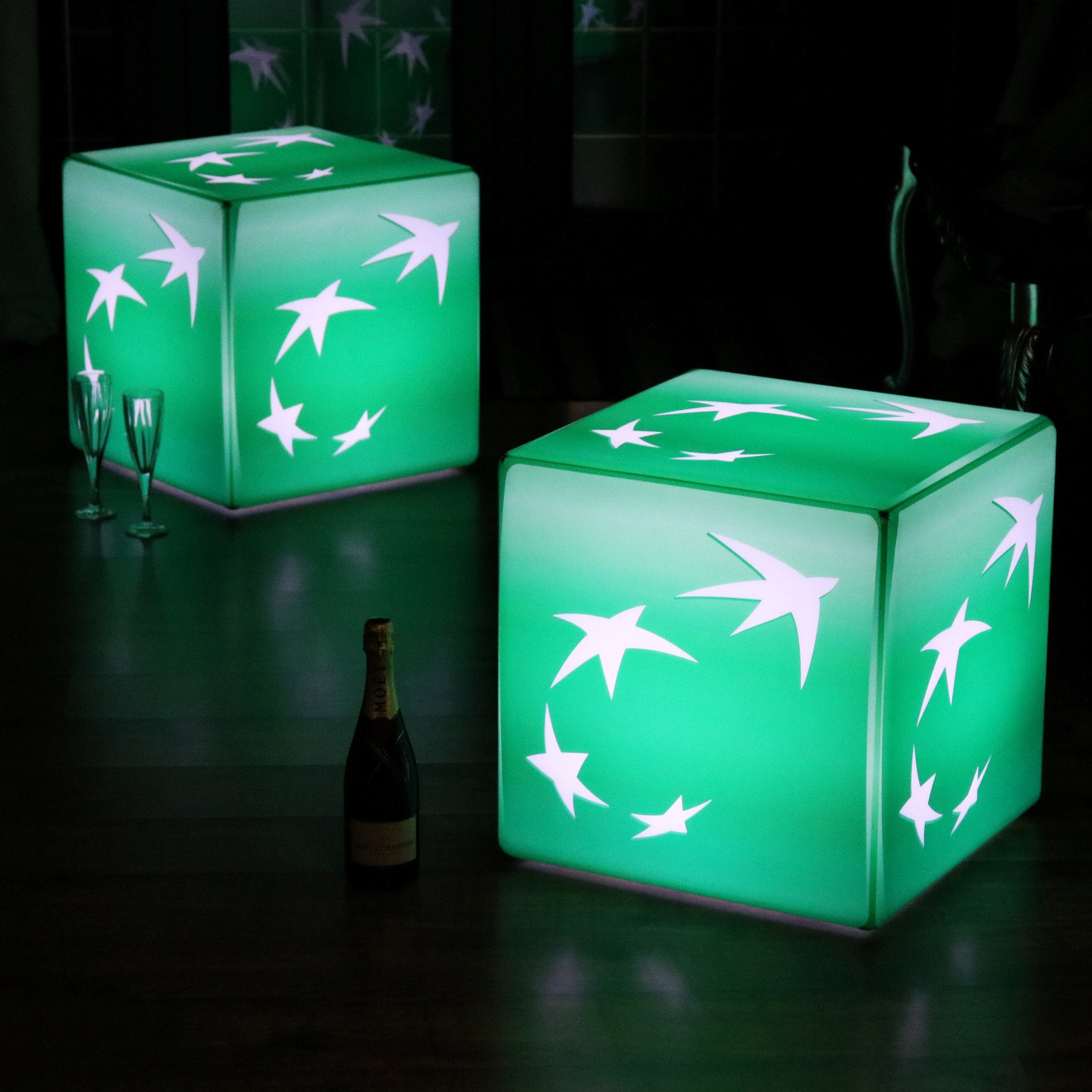Personlig LED Stol Skammel, Stor Lyskasse med eget Logo, Genopladelig ...